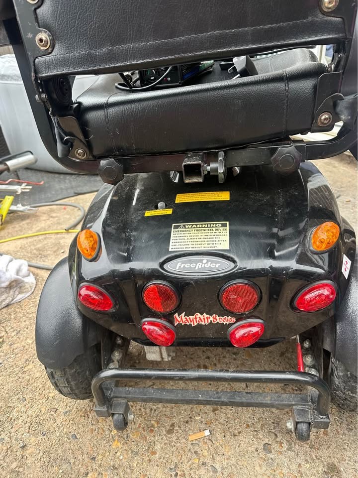 Freerider Mayfair Deluxe 8 Class III Mobility Scooter 8mph. Needs new ...