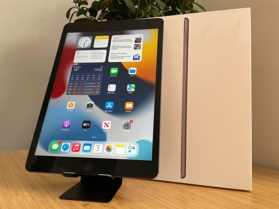 Apple iPad 8th Gen. 10.2 inch, 32GB, Wi-Fi - Space Grey (Unlocked ...