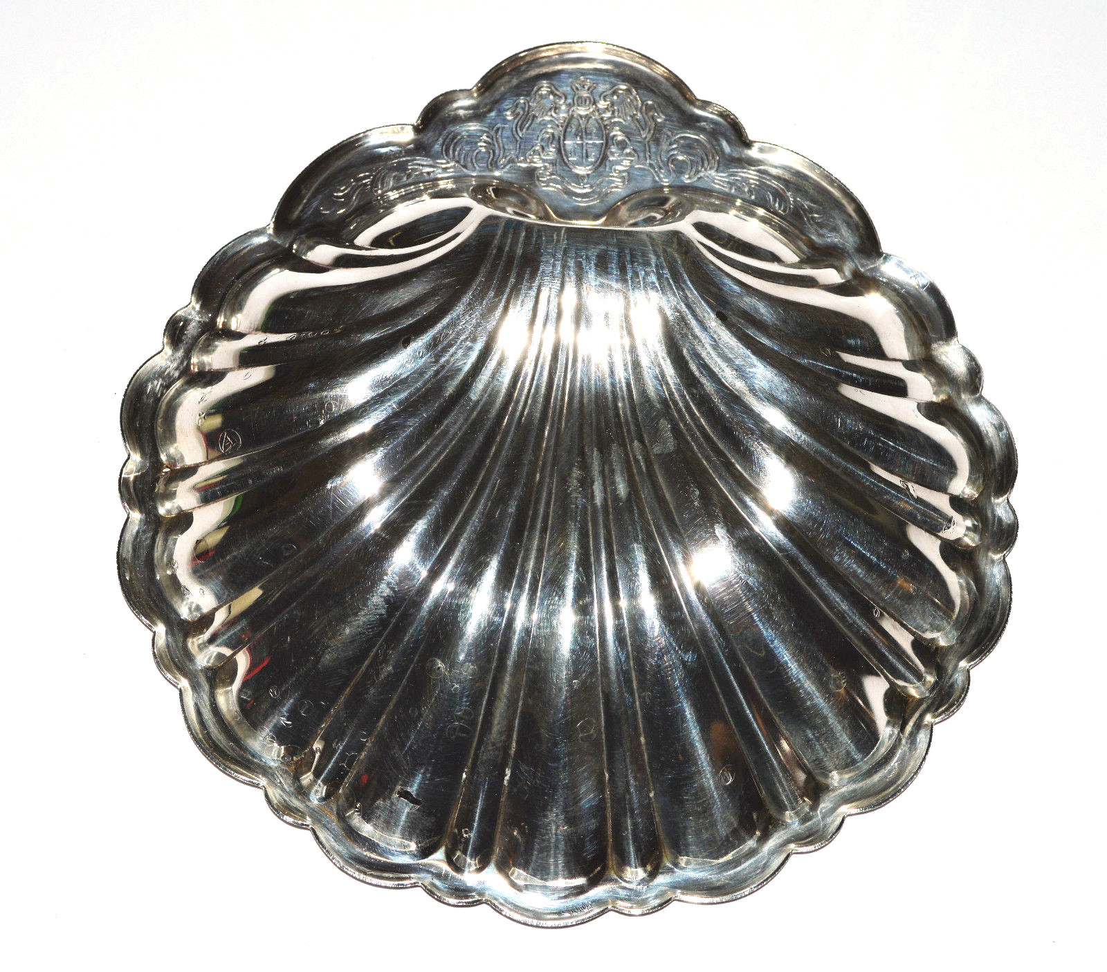 VINTAGE. SILVER PLATE CLAM SHELL SERVER. COAT OF ARMS. CANDY OR BUTTER ...