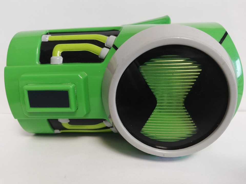 Ben 10 Omnitrix Revolution Ultimatrix Bandai 2010 CN + 2 figures ...