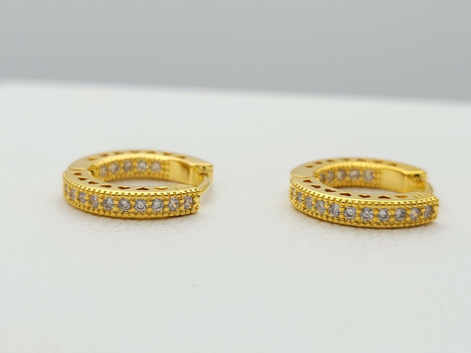 New Authentic Pandora Gold Pavé Hoop earrings 266317C… - Gem