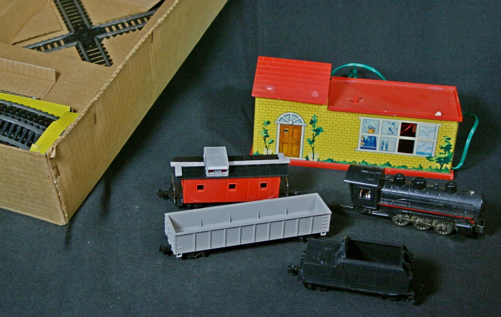 Vintage Marx H-O Battery-Operated Remote-Control Train Set | eBay