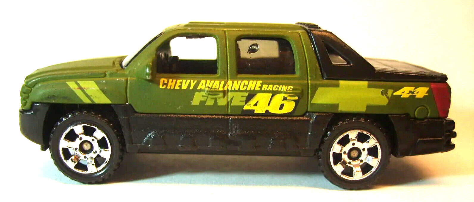 Matchbox Matte Camo Green Chevrolet Avalanche from 2007 Off Road ...
