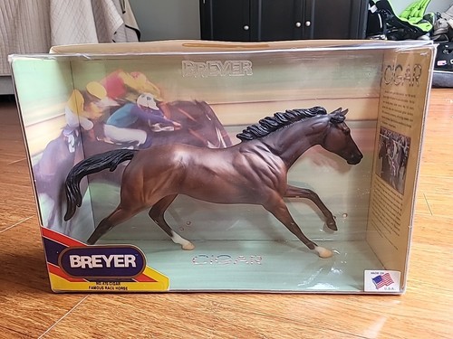 Traditional Series Breyer Horse Cigar Race Horse Model Number #476 1998 ...