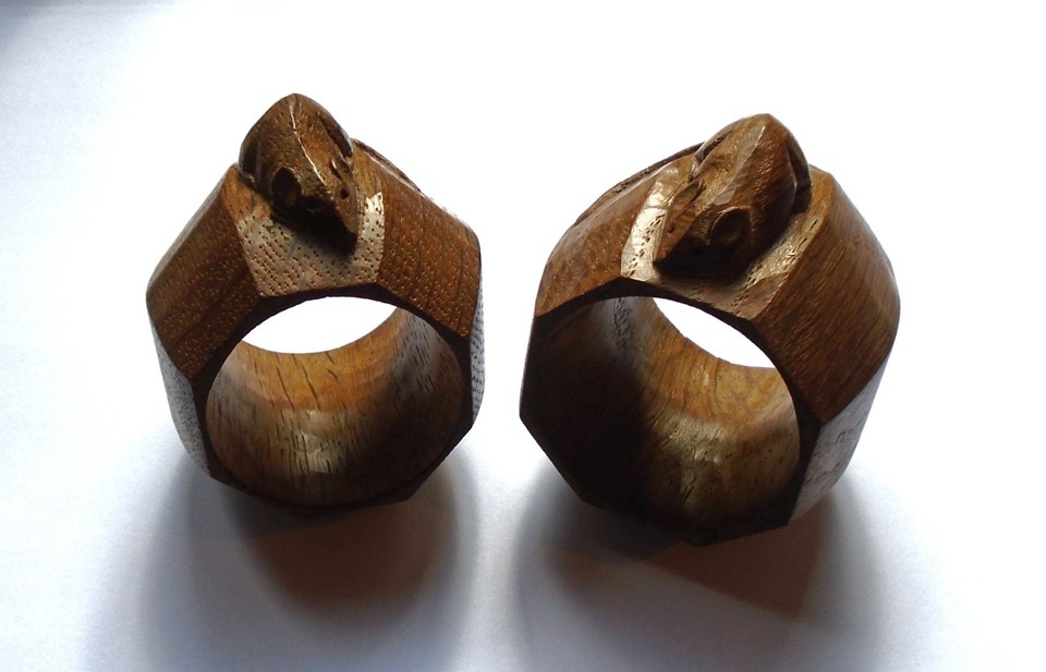 VINTAGE ROBERT MOUSEMAN THOMPSON HAND CARVED OAK NAPKIN RINGS. 4.5 cm ...