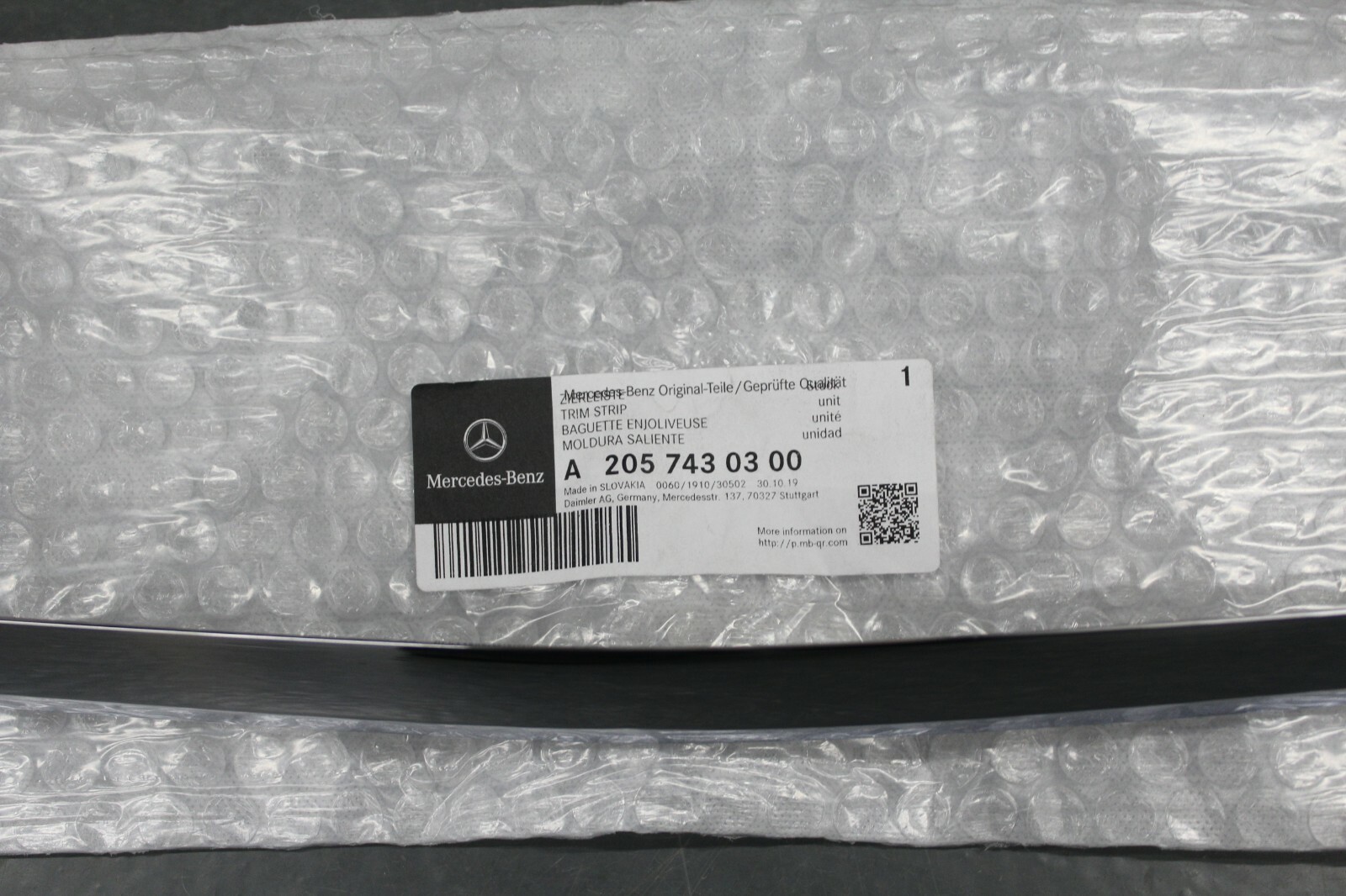 NEW Genuine Mercedes-Benz W205 C-Class REAR Boot Lid Chrome Insert ...