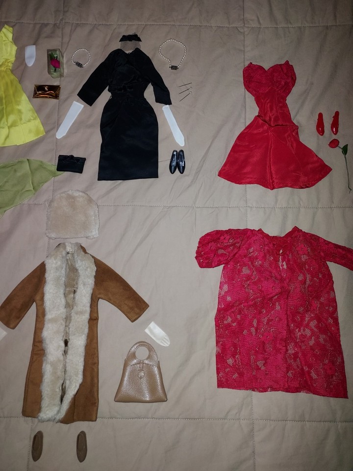 LITTLECHAP FAMILY DOLLS OUTFITS DR JOHN LISA JUDY LIBBY BOXES CLOTHES ...