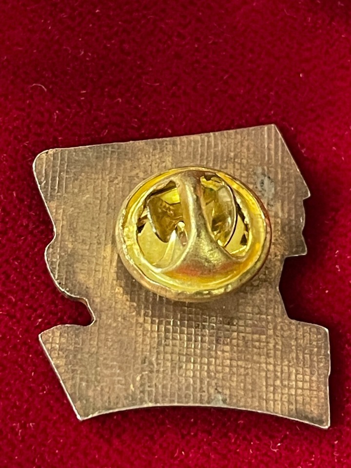 Eat Your Heart Out I'm Retired Epoxy Enamel Vtg Lapel Pin .80" Humor ...