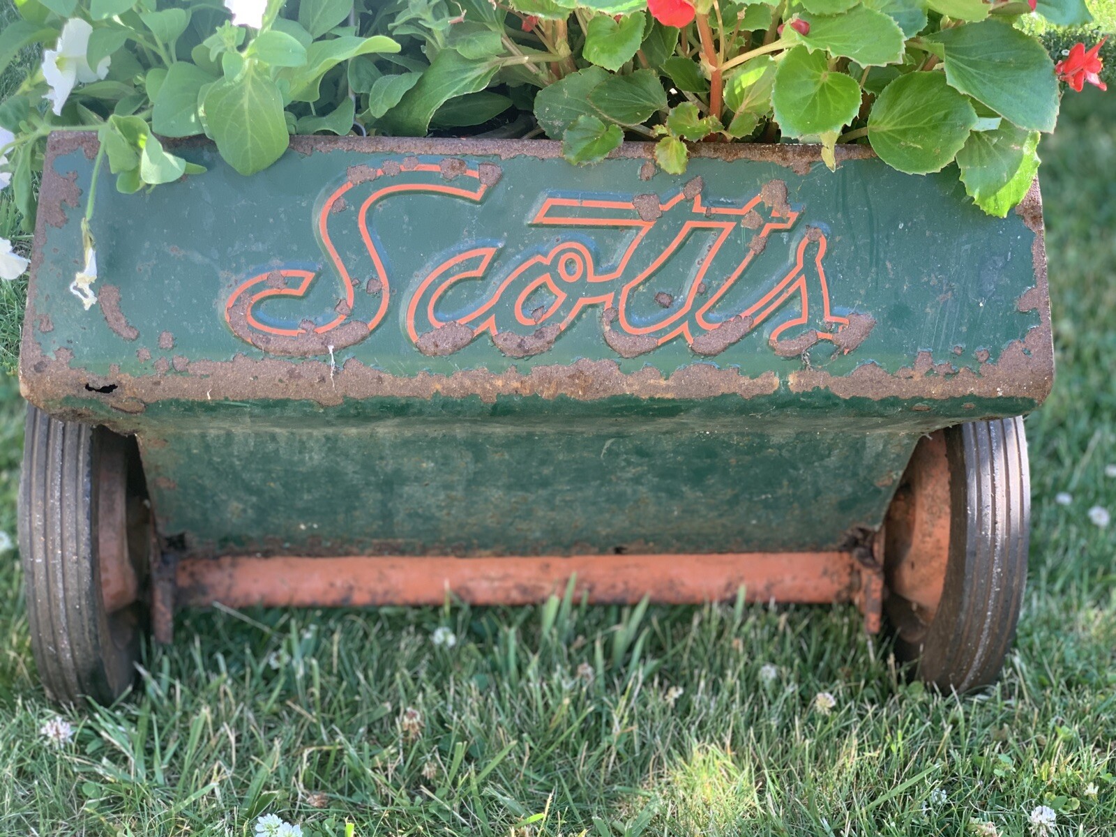 SCOTTS- Vintage Lawn Ornament Planter Metal Flower Seeder/ Drop ...