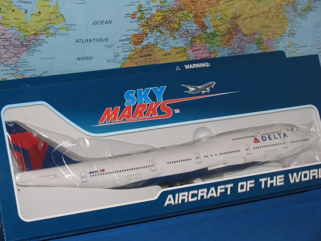 Daron SKR508 SkyMarks Delta 747-400 With Gear for sale online | eBay
