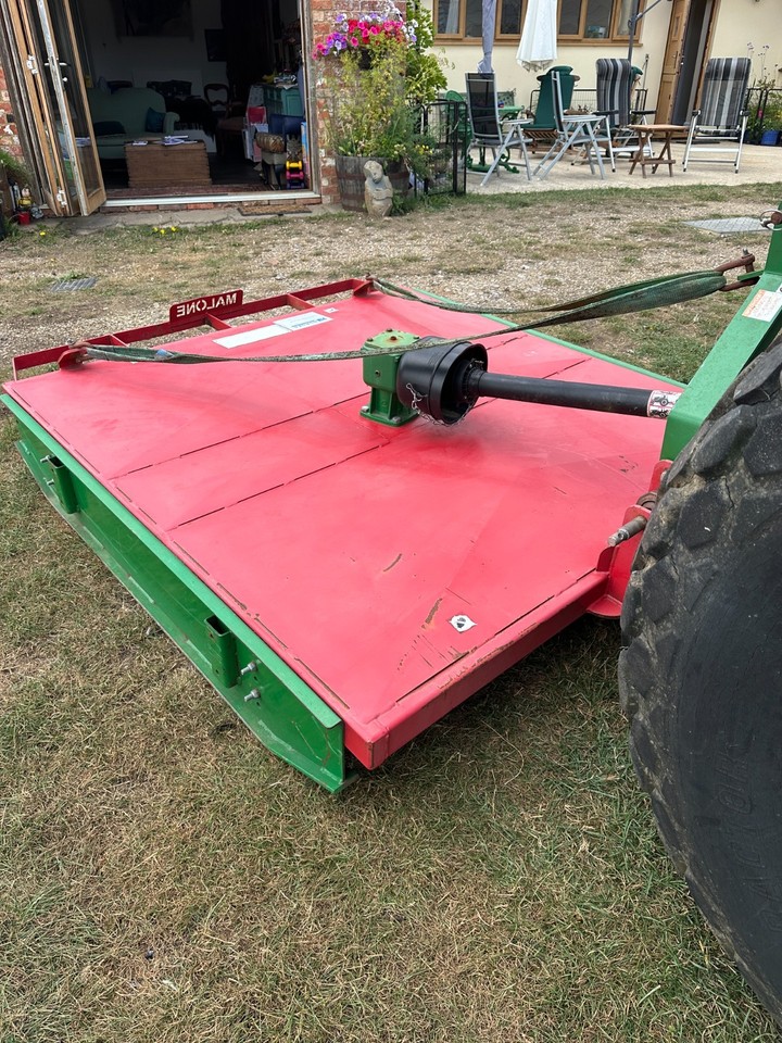 Malone 6ft semi offset topper, light use so in very good condition ...