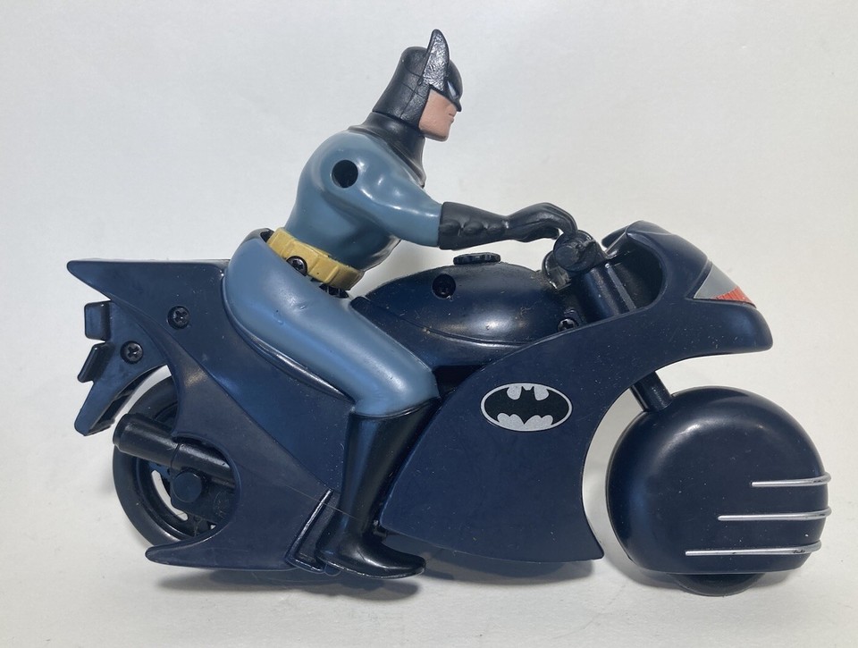 Kenner DC Comics Batman the Animated Series Batman on Rev up Batcycle ...