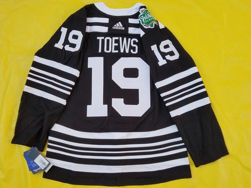 2019 Winter classic chicago blackhawks jersey mens small Jonathon Toews ...