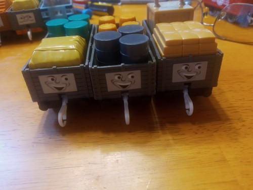 Thomas TrackMaster lot 3 Smiling Troublesome Trucks Filled Loads ...