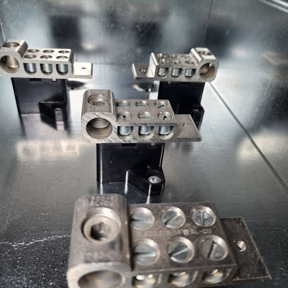 ACE MANUFACTURING APS 200-4W 225A 600V SPLITTER BOX New/Old Stock | eBay