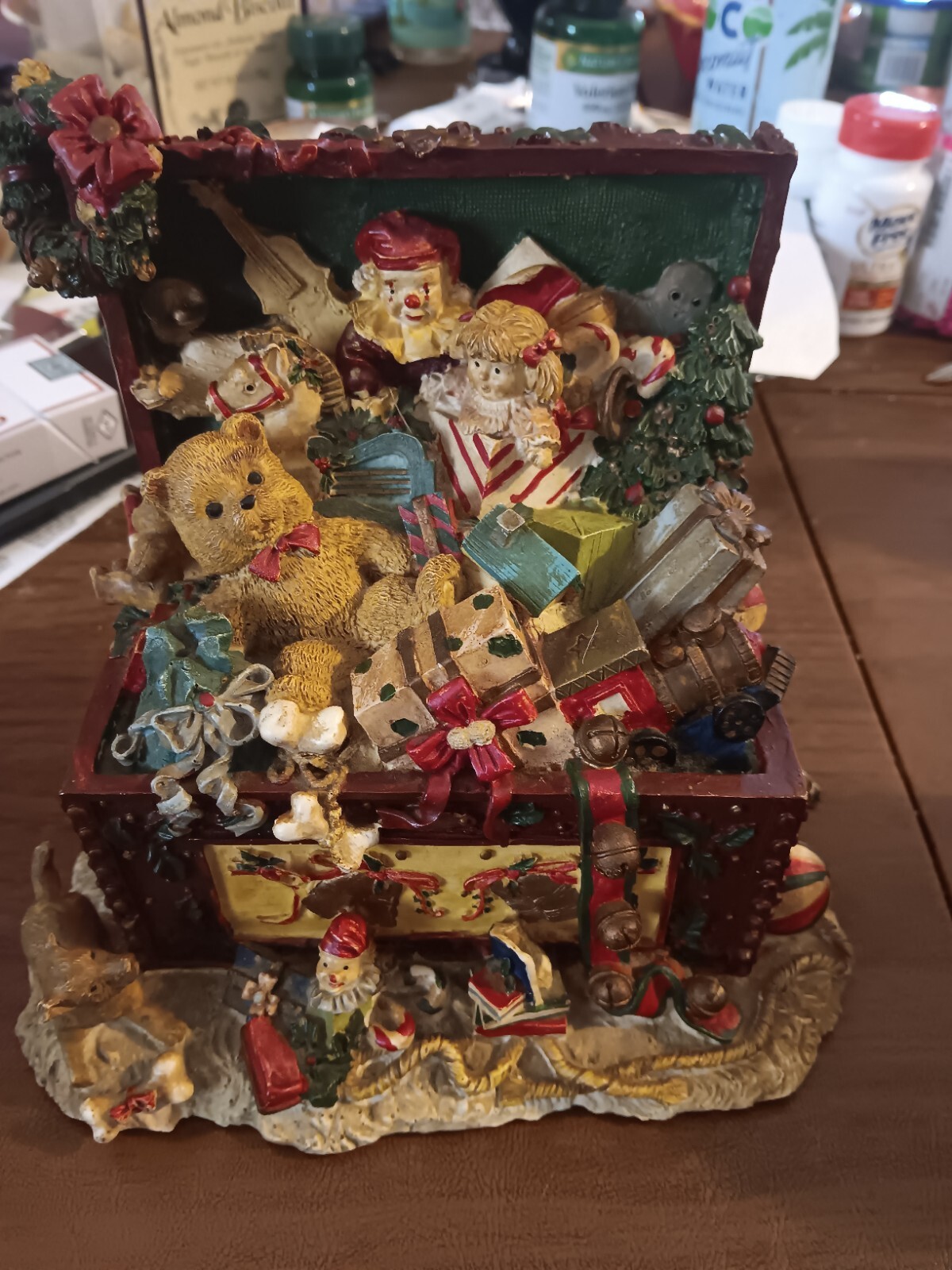 Toy Chest Christmas Scene Music Box Plays Santa Claus is Coming to Town ...