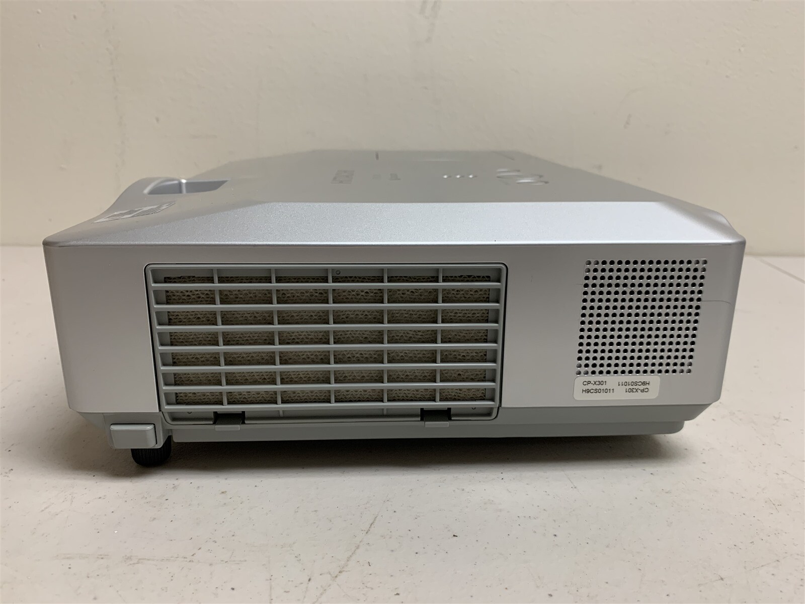 Hitachi CP-X301 Multimedia 2,600 ANSI Lumens Portable XGA 3LCD ...