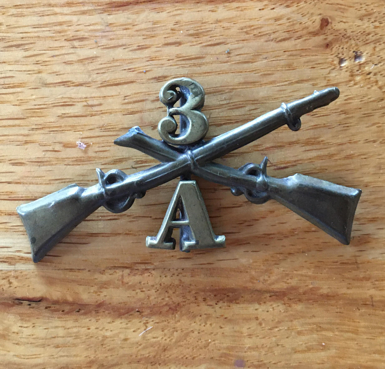 WWI ARMY INFANTRY CROSSED RIFLES INSIGNIA PIN 3RD INFANTRY A COMPANY ...