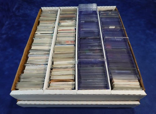 MOSTLY FULL 3200 COUNT BOX OF MULTI-SPORT INSERT & PARALLEL LOT W/STARS ...