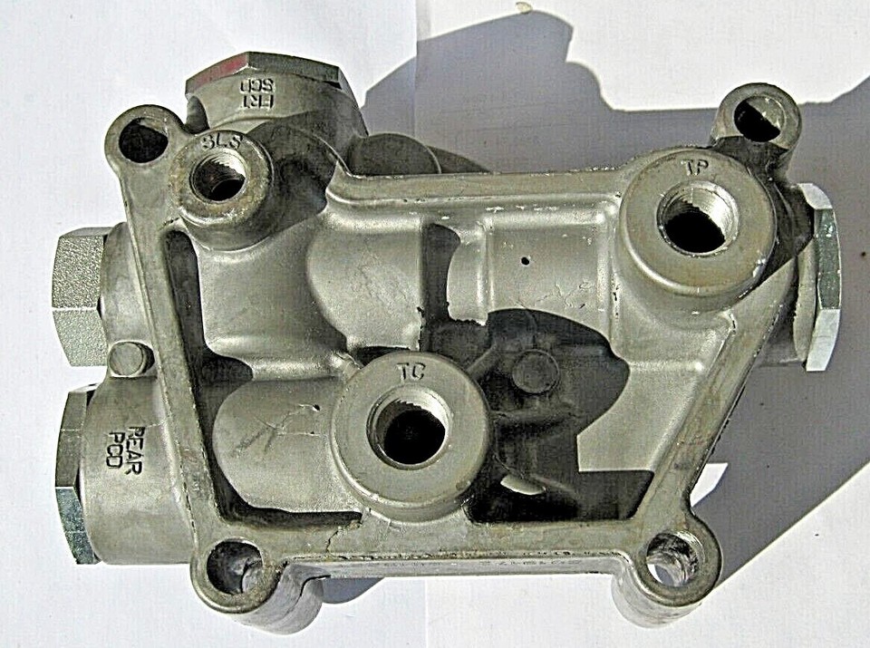 ~ BRAND NEW GENUINE BENDIX TRACTOR PROTECTION BRAKE VALVE TP-5 p/n ...