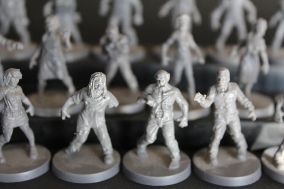 Lot of 17 Walkers/Modern Zombie The Walking Dead: All Out War TWD ...