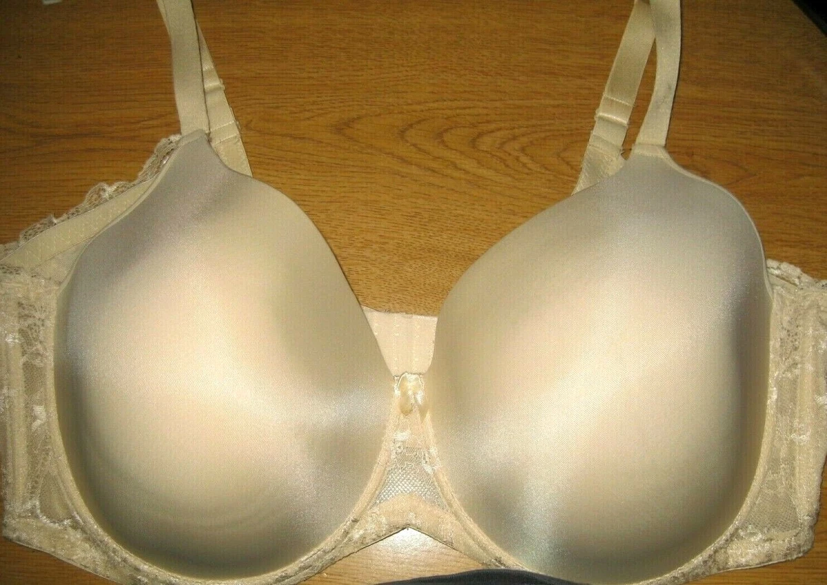 44ddd Breast Size