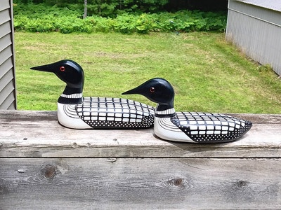 VTG PAIR FOLK ART HAND CARVED, PAINTED WOODEN COMMON LOON DECOYS SIGNED ...