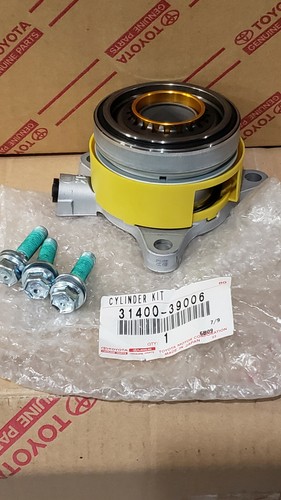 NEW GENUINE TOYOTA Camry tC Clutch Slave Cylinder Release Bearing 31400 ...