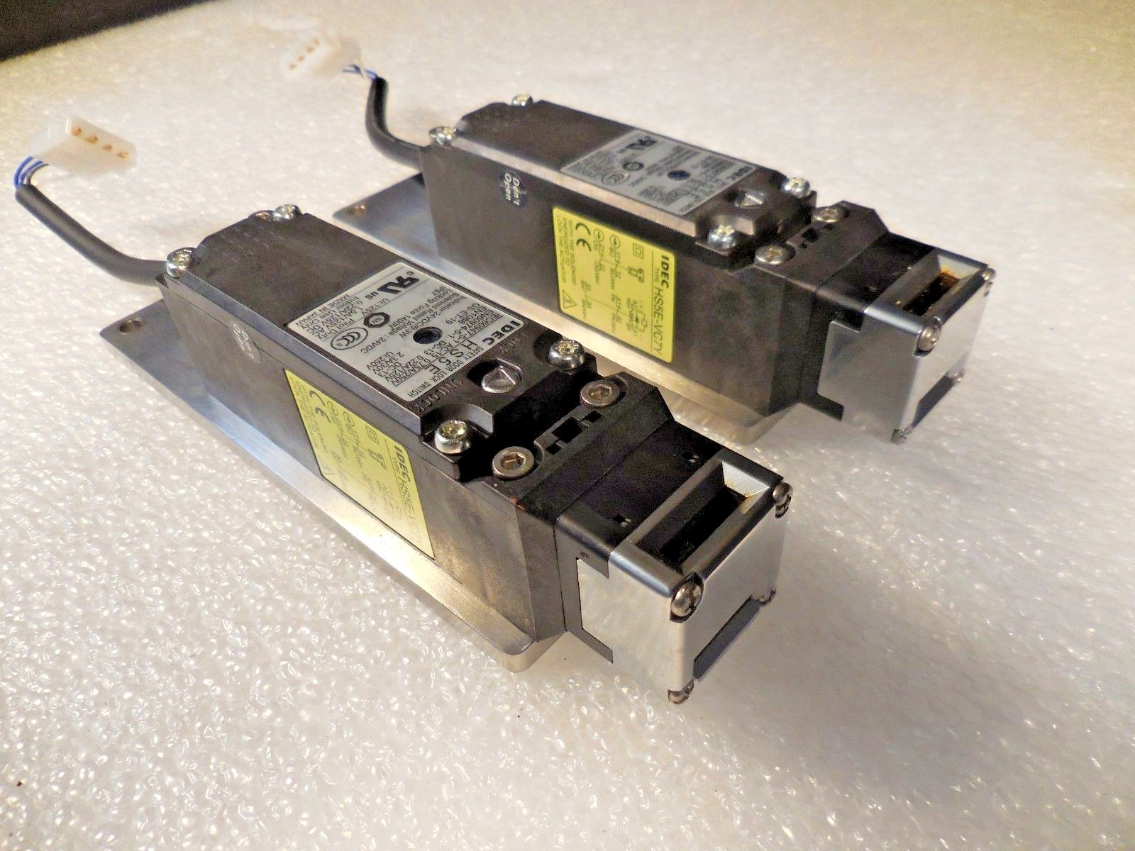 IDEC HS5E-VC7Y Safety Door Lock Switch (24VDC, 0.3W, 1400N Lock Force ...