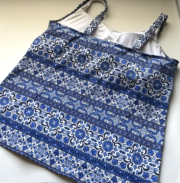 Lands End Tankini 16 DD Blue Patterned Underwire Soft Cups Adjust Strap ...