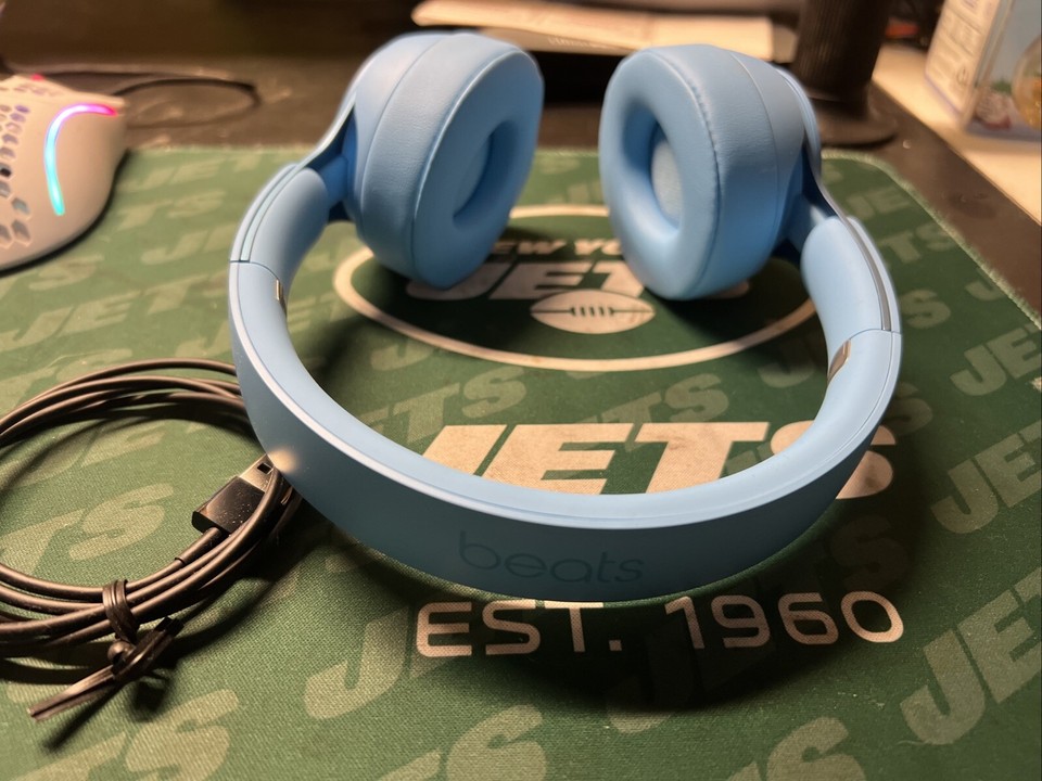 Beats by Dr. Dre Solo Pro On-Ear Wireless Headphones Light BLUE ...