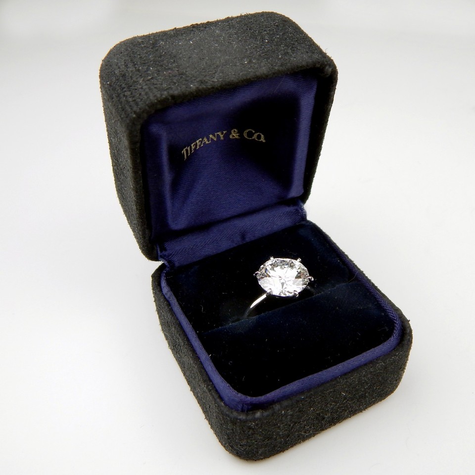 Tiffany & Co. 4.49 ct Diamond Platinum Engagement Ring GIA F / VS2 Size ...