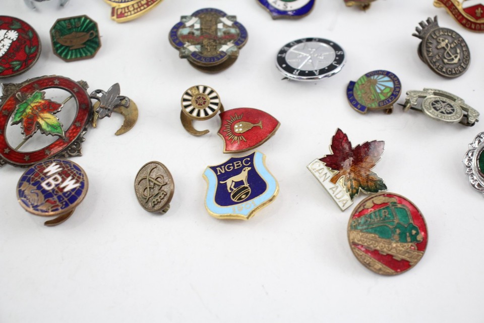 Assorted Pin & Lapel Badges Vintage Inc RAC Canada WBW Enamelled St ...