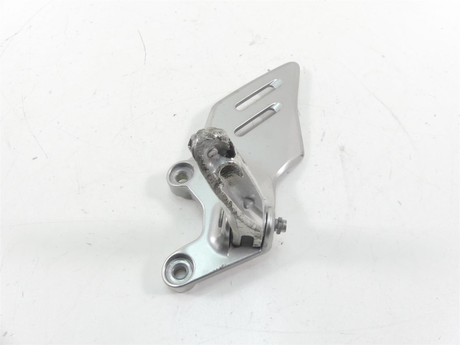 2022 Yamaha MT09 FZ09 Left Front Footpeg & Mount B7N-27442-00-00 | eBay