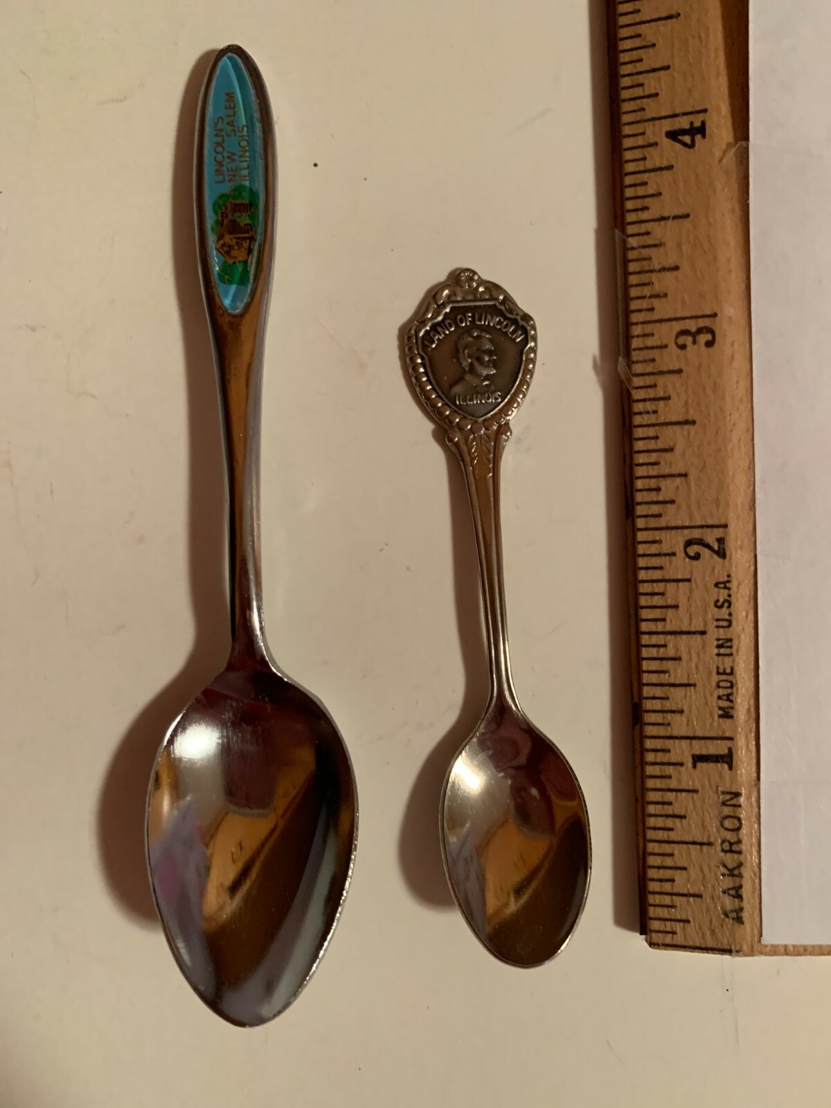 TWO DIFFERENT ILLINOIS STATE Collector/Souvenir Spoons Lincoln's New ...