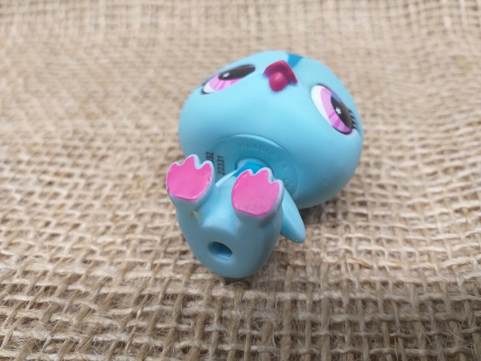 Littlest petshop lps #2737 hasbro penguin penguin blue green pink ...