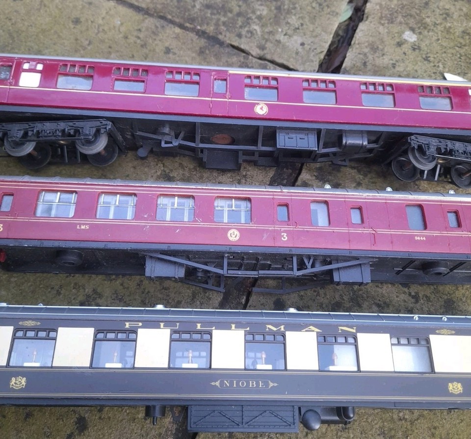 3 X Triang Hornby Niobe Pullman & Maroon BR LMS Damaged Coaches OO ...