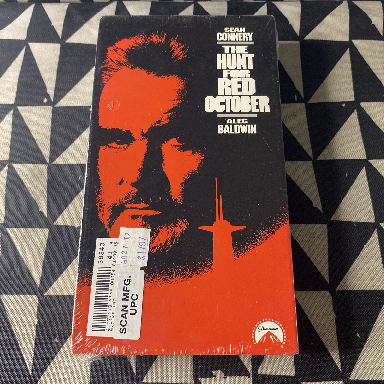 The Hunt for Red October (VHS, 1990) Sean Connery Alec Baldwin NEW ...