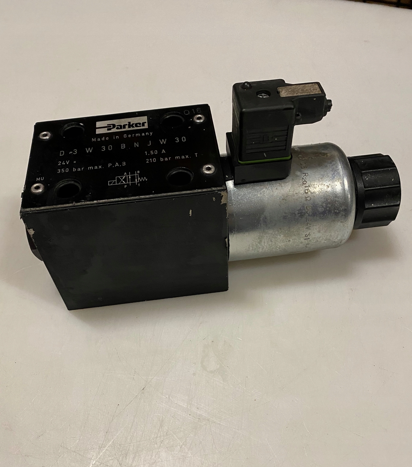 PARKER D 3 W 30 BNJW 30 / #8 D75R 8831 | eBay