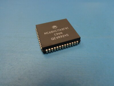(1) MOTOROLA MC68HC11A8FN1 MICROCONTROLLER 68HC11 8 BIT 52 PIN PLCC 8K ...