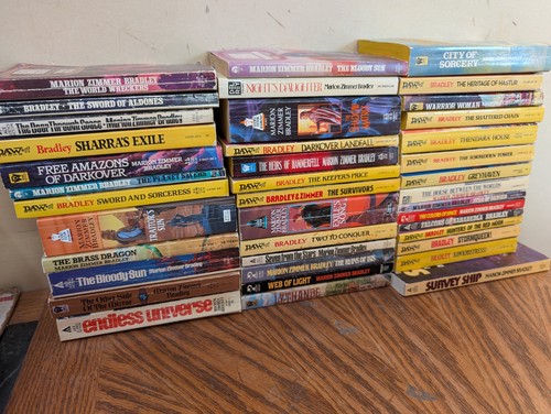 LOT of 40 Marion Zimmer Bradley Paperback Sci-Fi Fantasy Vintage ...