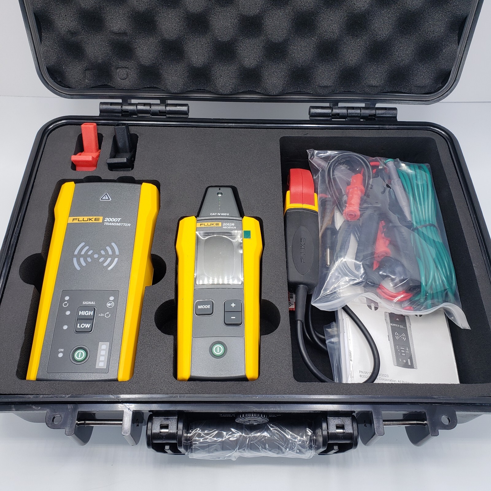 Fluke 2052 Advanced Wire Tracer Kit with Lockable Hard Carrying Case