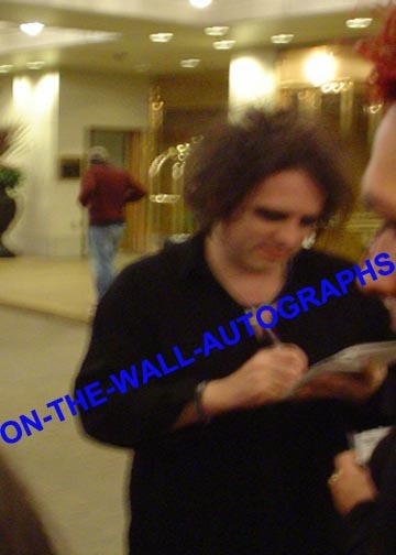 THE CURE ROBERT SMITH HAND SIGNED AUTOGRAPHED LIVE PHOTO! RARE WITH ...