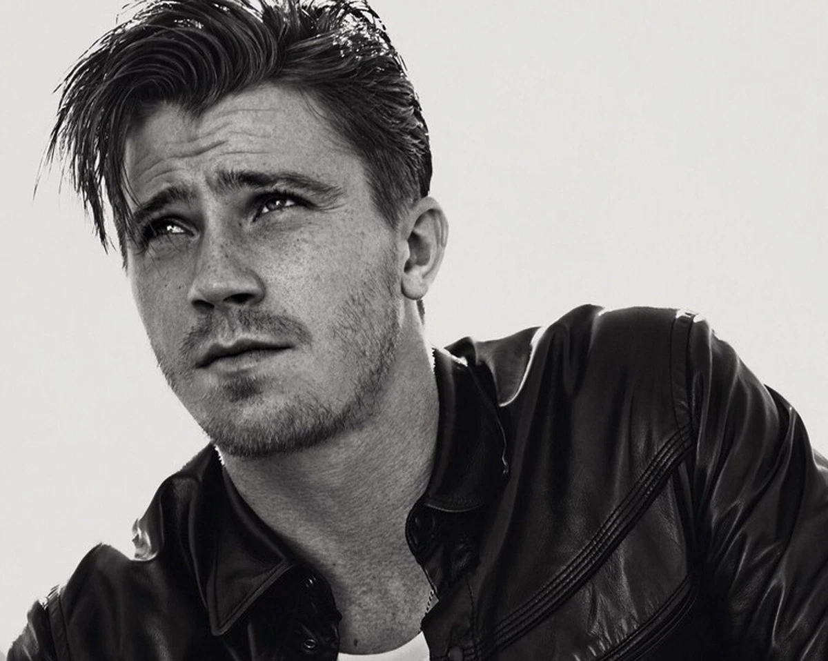 Garrett Hedlund Shirtless