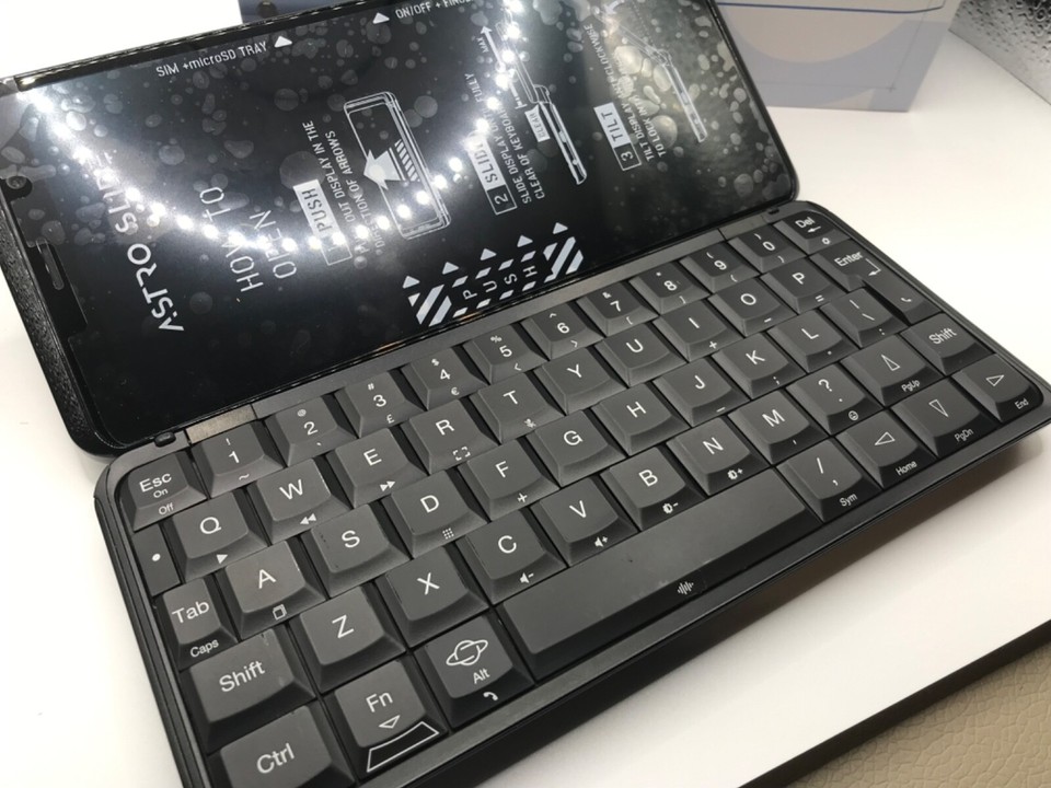 Planet Computers Astro Slide 5g smartphone keyboard Android used ...