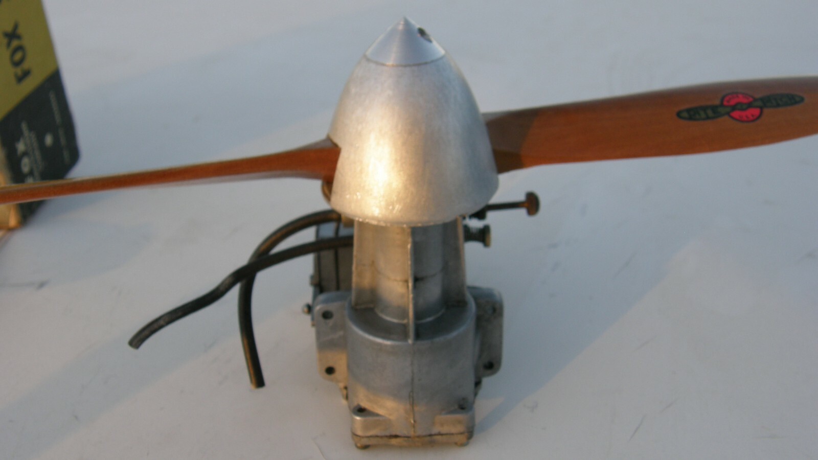 Vintage Fox 59 R/C Model Airplane Engine w/ Twin Needle Valves Ringed ...