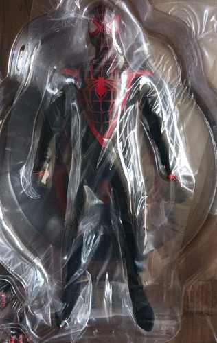 MEZCO FIGURE ONE 12 AUTHENTIC MARVEL ULTIMATES SPIDER-MAN MILES MORALES ...