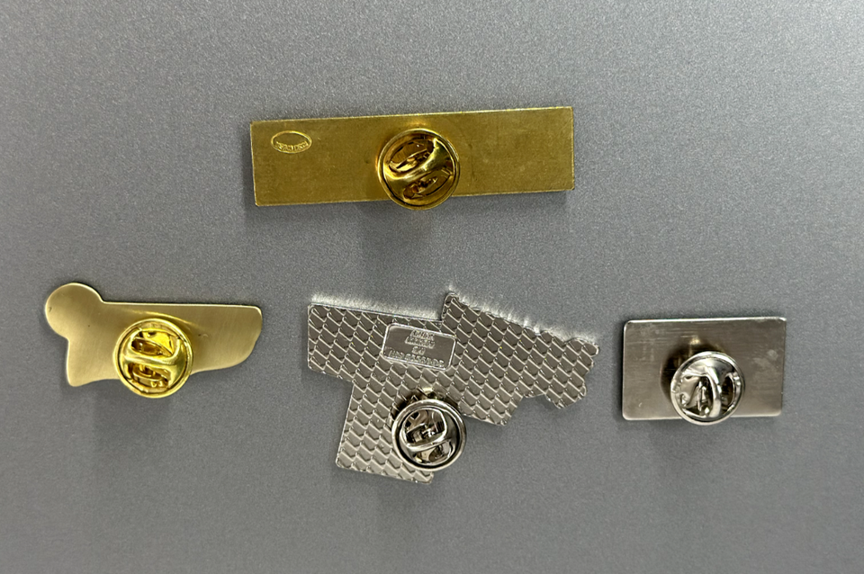 Lot of 4 Vintage Holiday Inn Hotel Pins Hat Lapel Pin - Hotel ...