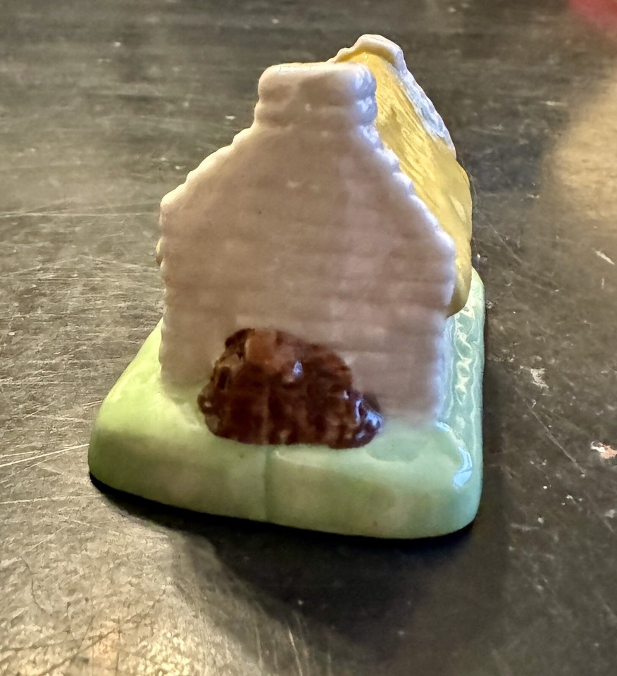 Vintage Wade Irish Shamrock Pottery Ireland Thatched Roof Yellow ...