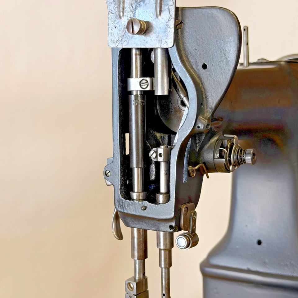 Vintage Singer 51W54 Post Bed Roller Foot Industrial Sewing Machine | eBay